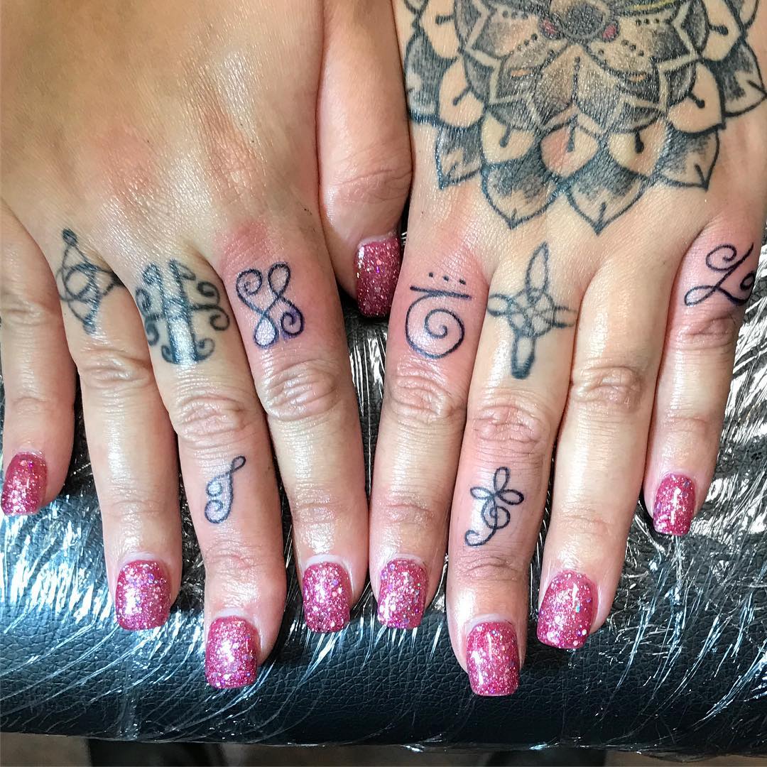 120 Best Knuckle Tattoo Designs Meanings Self Expression 2019 
