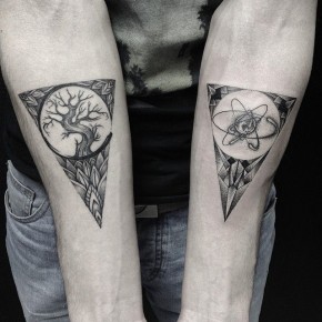 35 Atomic Tattoo Designs & Meanings - Secrets of The Universe (2019)