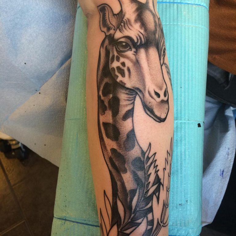 120+ Best Giraffe Tattoo Designs & Meanings-Wild Life on Your Skin(2019)