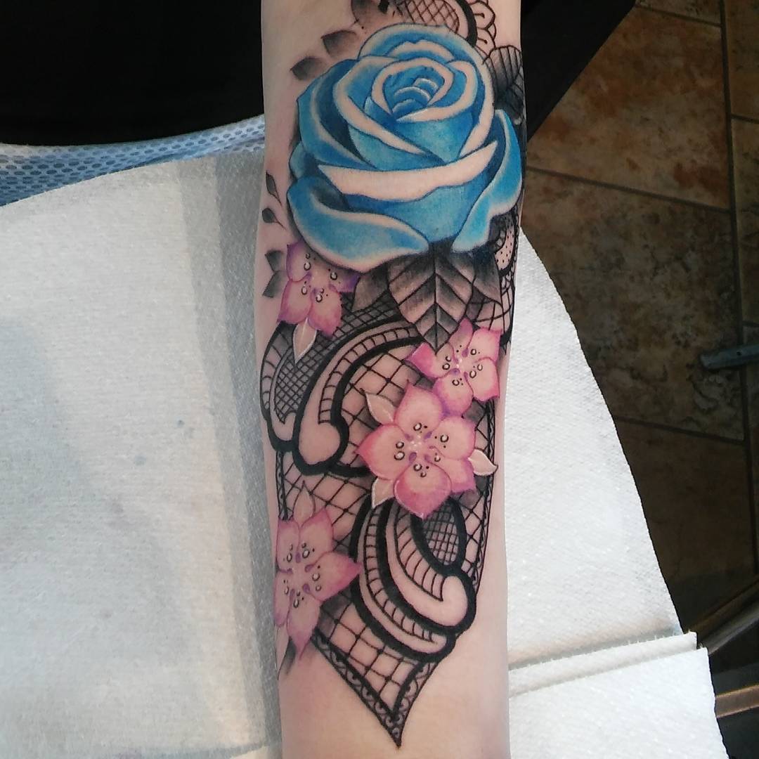 95+ Cute Lace Tattoo Designs – You Have Never Been So Pretty Before