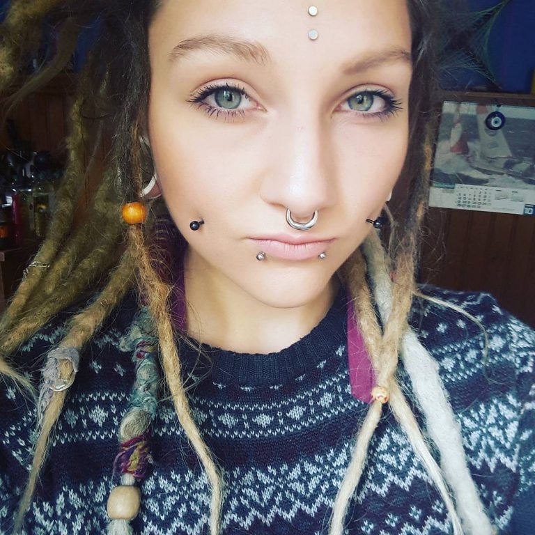 40 Dashing Dimple Piercing Ideas – Sensual and Sexy Looks