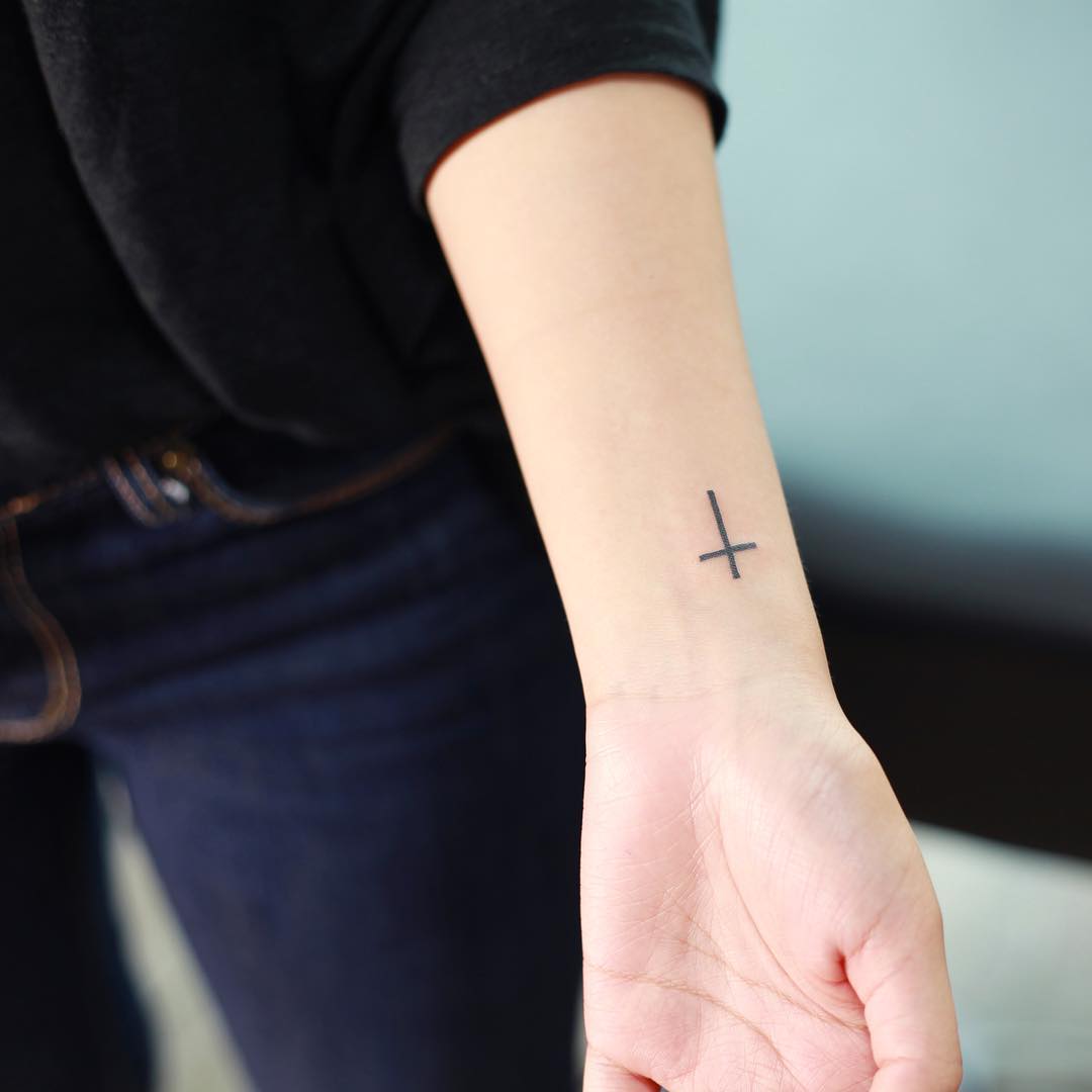 50+ Unique Small Cross Tattoo Designs - Simple and Lovely yet Meaningful